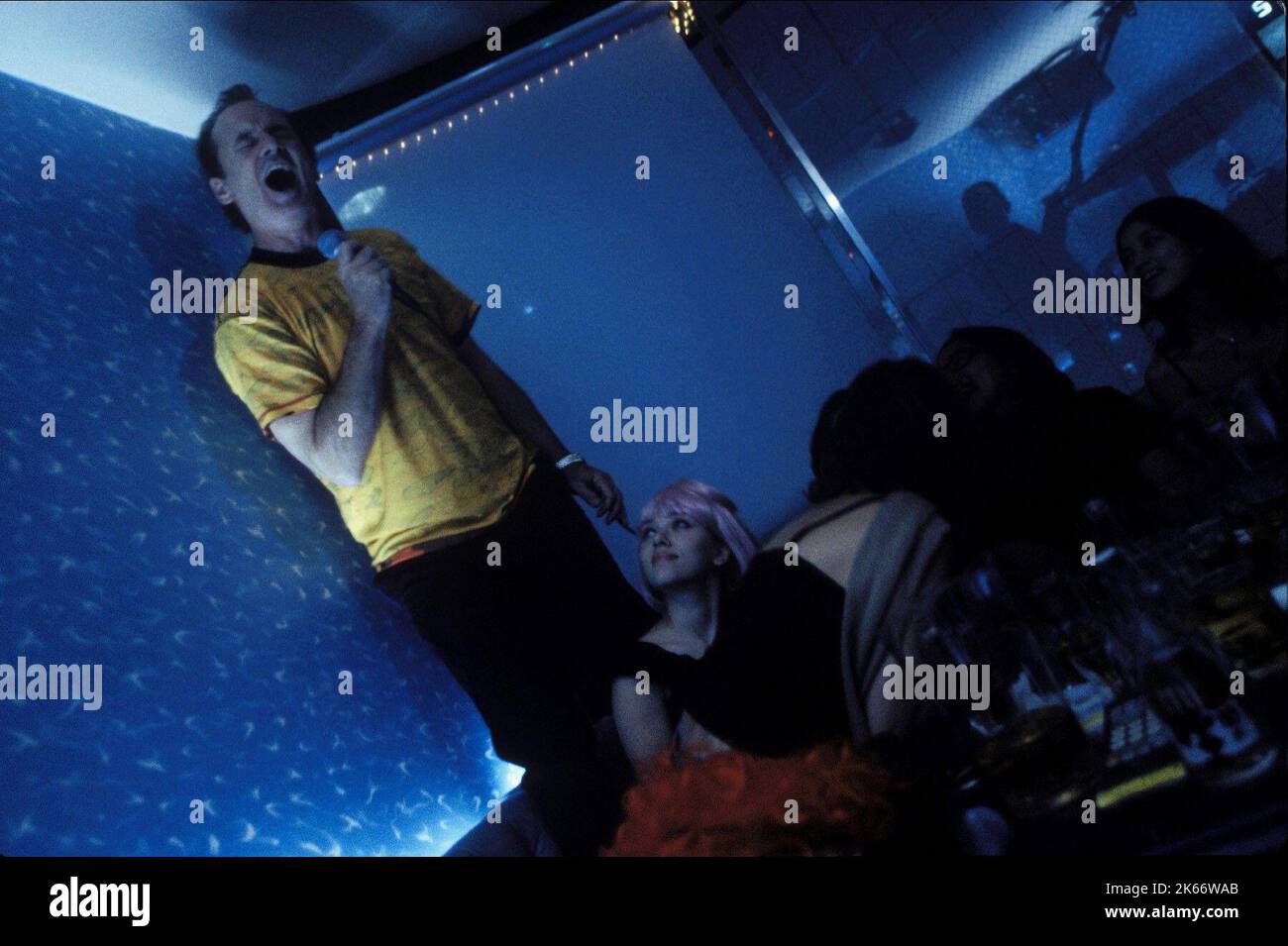 BILL MURRAY, SCARLETT JOHANSSON, LOST IN TRANSLATION, 2003 Stock Photo ...