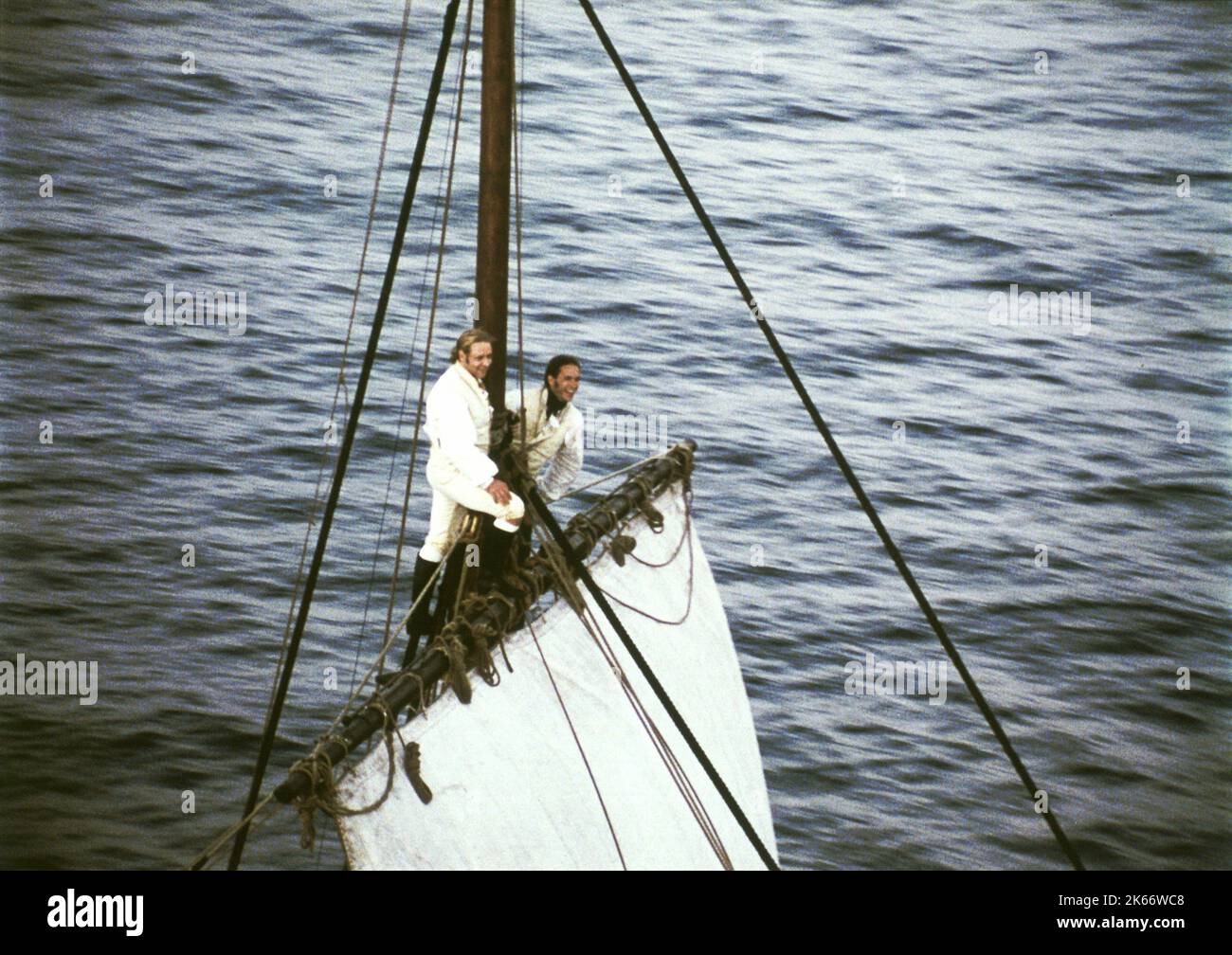 RUSSELL CROWE, JAMES D'ARCY, MASTER AND COMMANDER: THE FAR SIDE OF THE ...