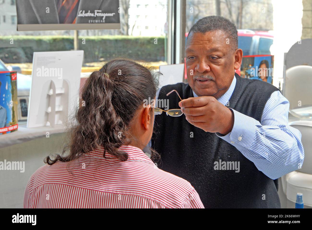 Dispensing optician hi-res stock photography and images - Alamy