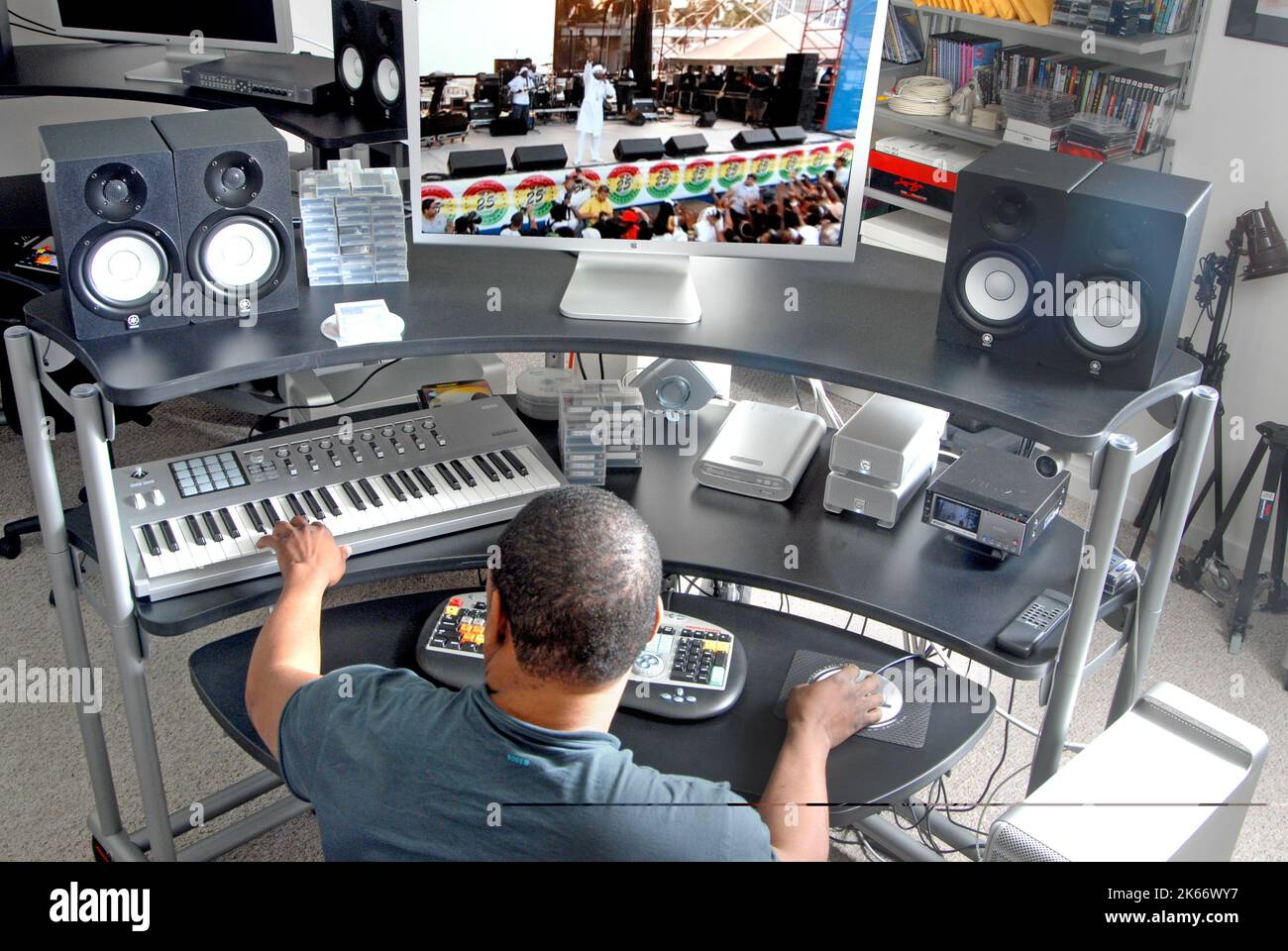 Video editing tools hi-res stock photography and images - Alamy