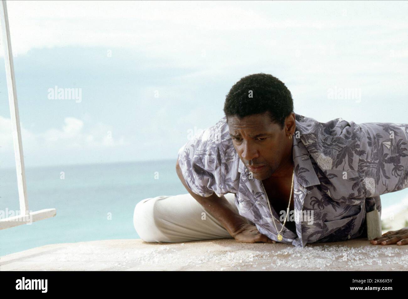Out of time the movie denzel hi-res stock photography and images - Alamy