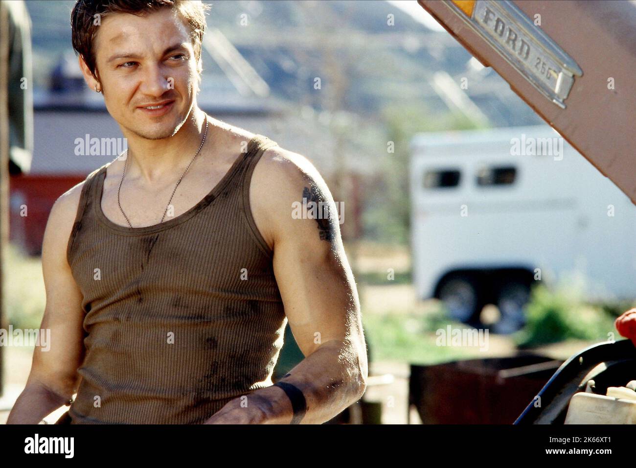 JEREMY RENNER, S.W.A.T., 2003 Stock Photo - Alamy