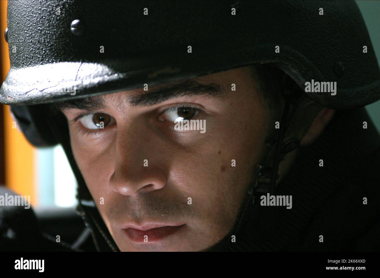 COLIN FARRELL, S.W.A.T., 2003 Stock Photo - Alamy