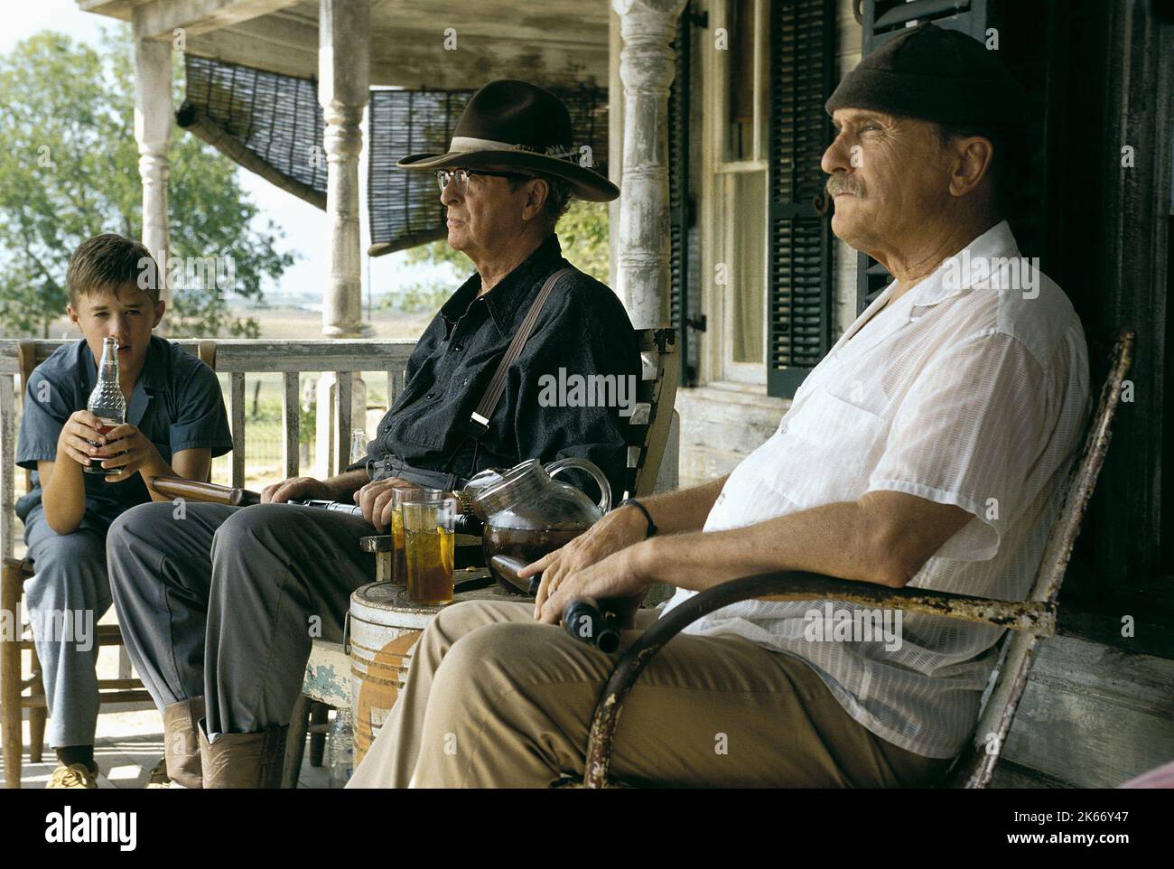 HALEY JOEL OSMENT, MICHAEL CAINE, ROBERT DUVALL, SECONDHAND LIONS, 2003 ...