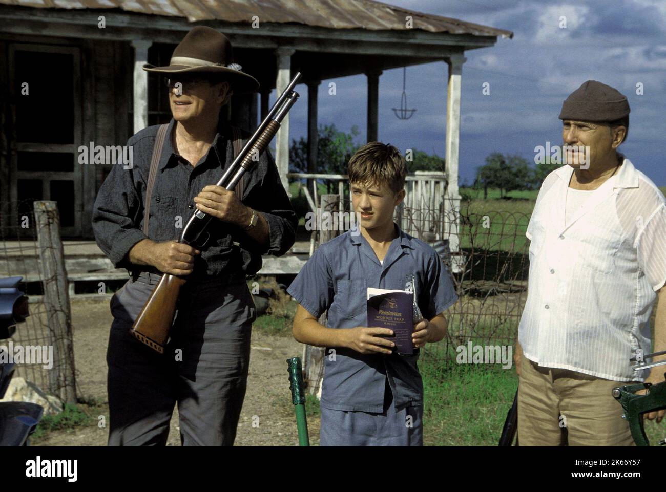 Michael caine duvall secondhand lions hi-res stock photography and ...