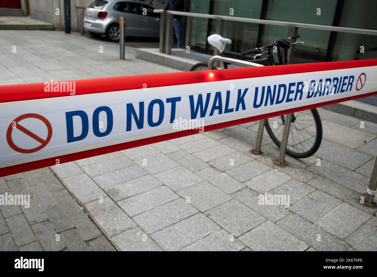 do not walk under barrier sign on traffic entrance barrier dublin ...