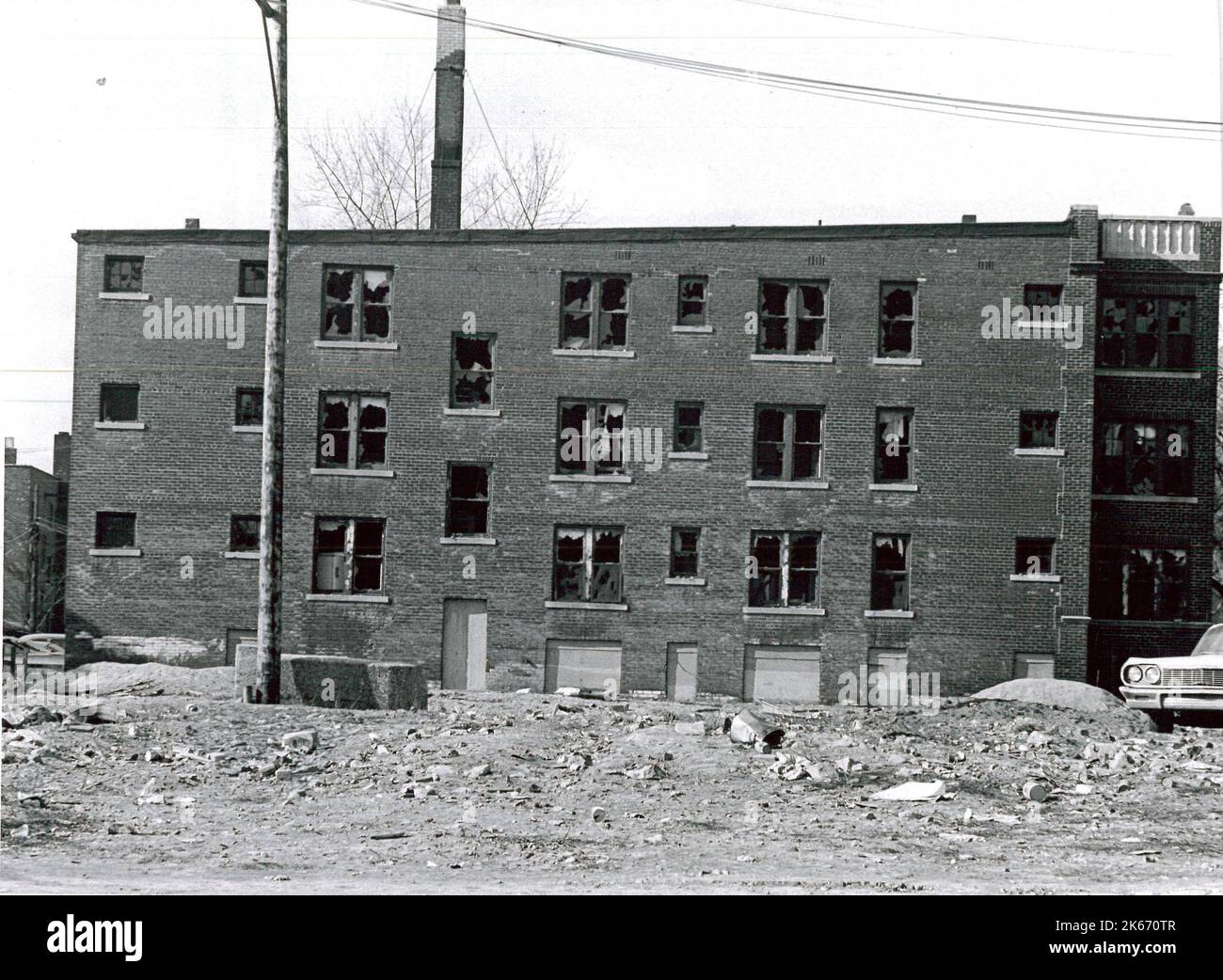Photograph of Detroit Apartments in Ruins, 1969 Stock Photo - Alamy