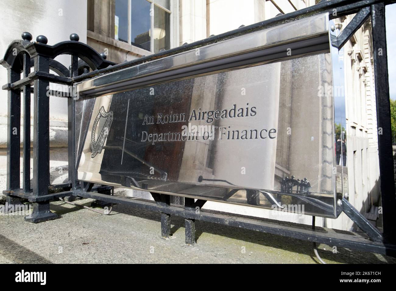 Department of finance dublin hi-res stock photography and images - Alamy