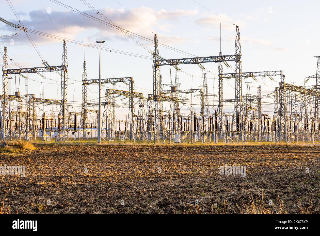 Electric substations hi-res stock photography and images - Alamy