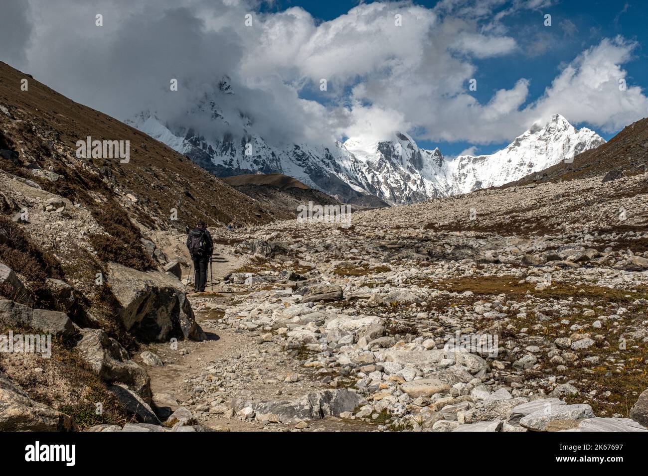 Dramatic mountains rising high above the Everest Way, trek to Mt ...