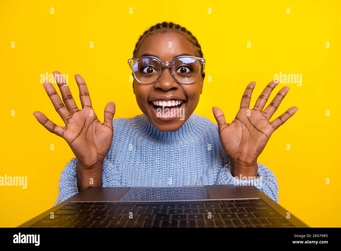Geek girl netflix hi-res stock photography and images - Alamy