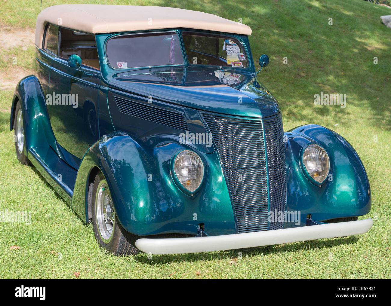 Ford humpback hi-res stock photography and images - Alamy