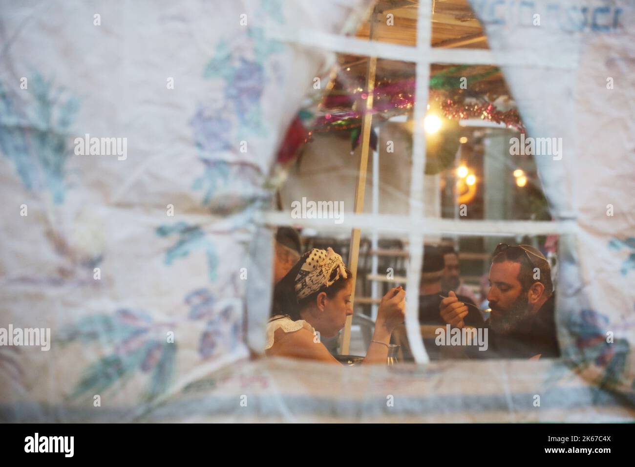 Sukkot booth hi-res stock photography and images - Alamy