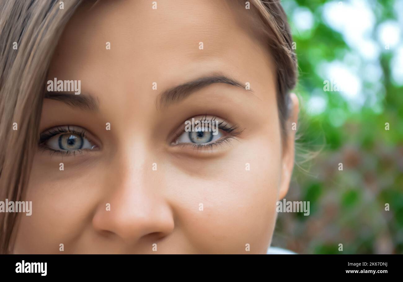 Female eye close-up, direct look into camera Stock Photo - Alamy