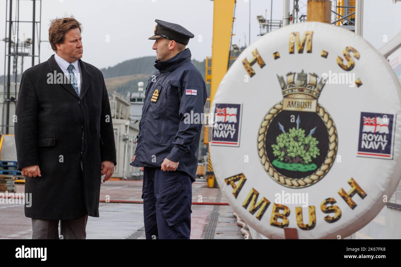 Defence Procurement minister Alec Shelbrooke meets Commander Morrow ...