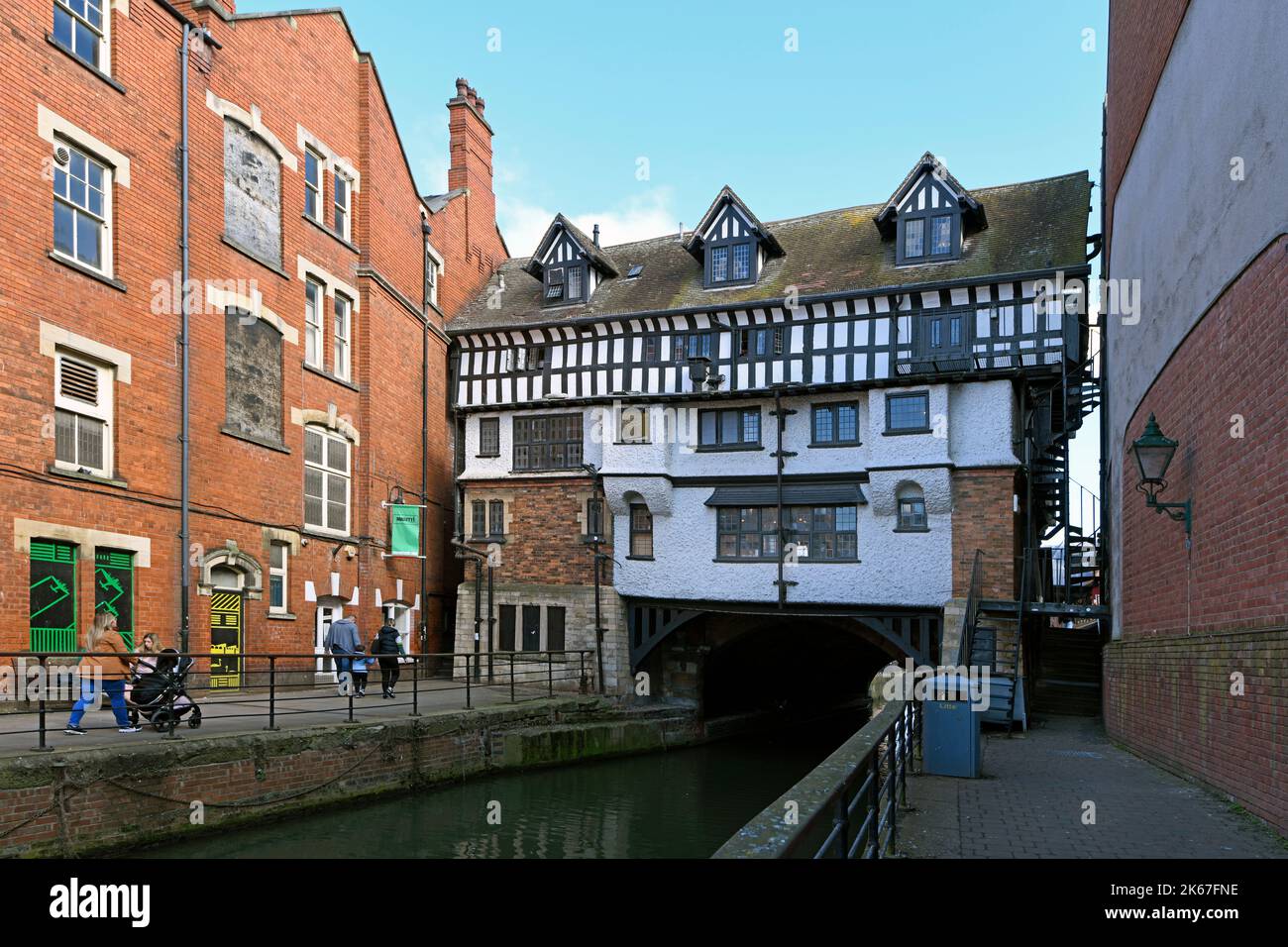 Tudor bridge hi-res stock photography and images - Alamy