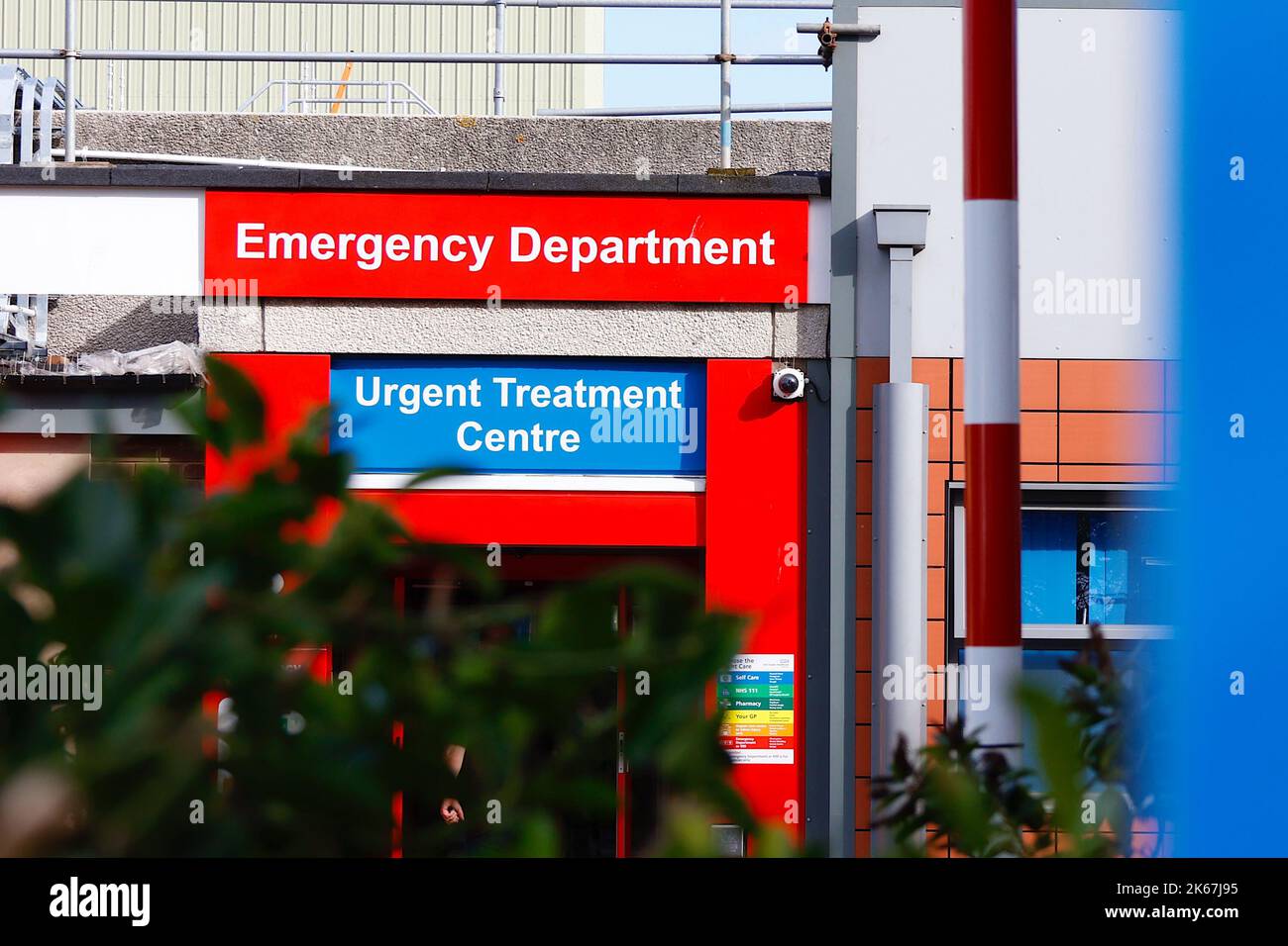 Urgent treatment centre hi-res stock photography and images - Alamy