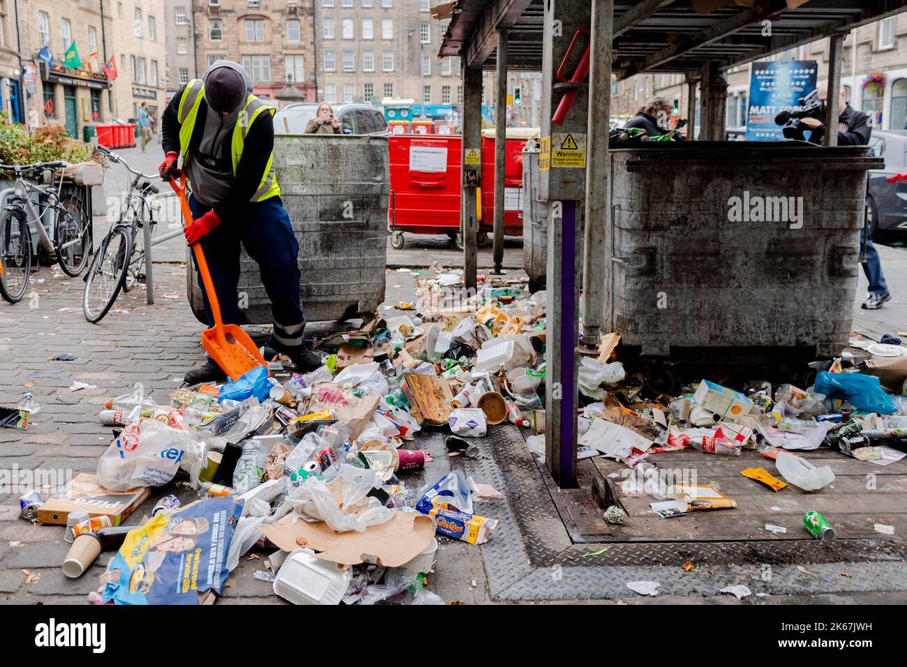 Refuse workers start to clean Edinburgh's Grassmarket after being on ...
