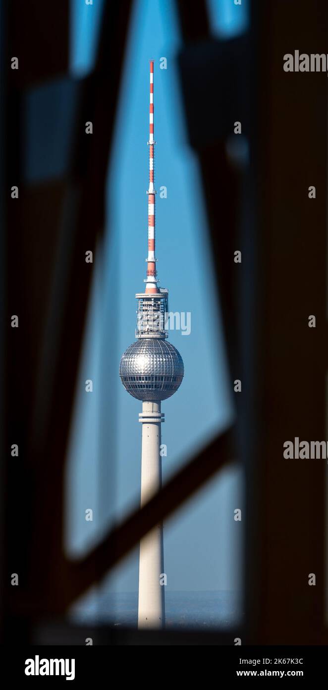 Berlin, Germany. 12th Oct, 2022. View of the Berlin TV tower from the ...