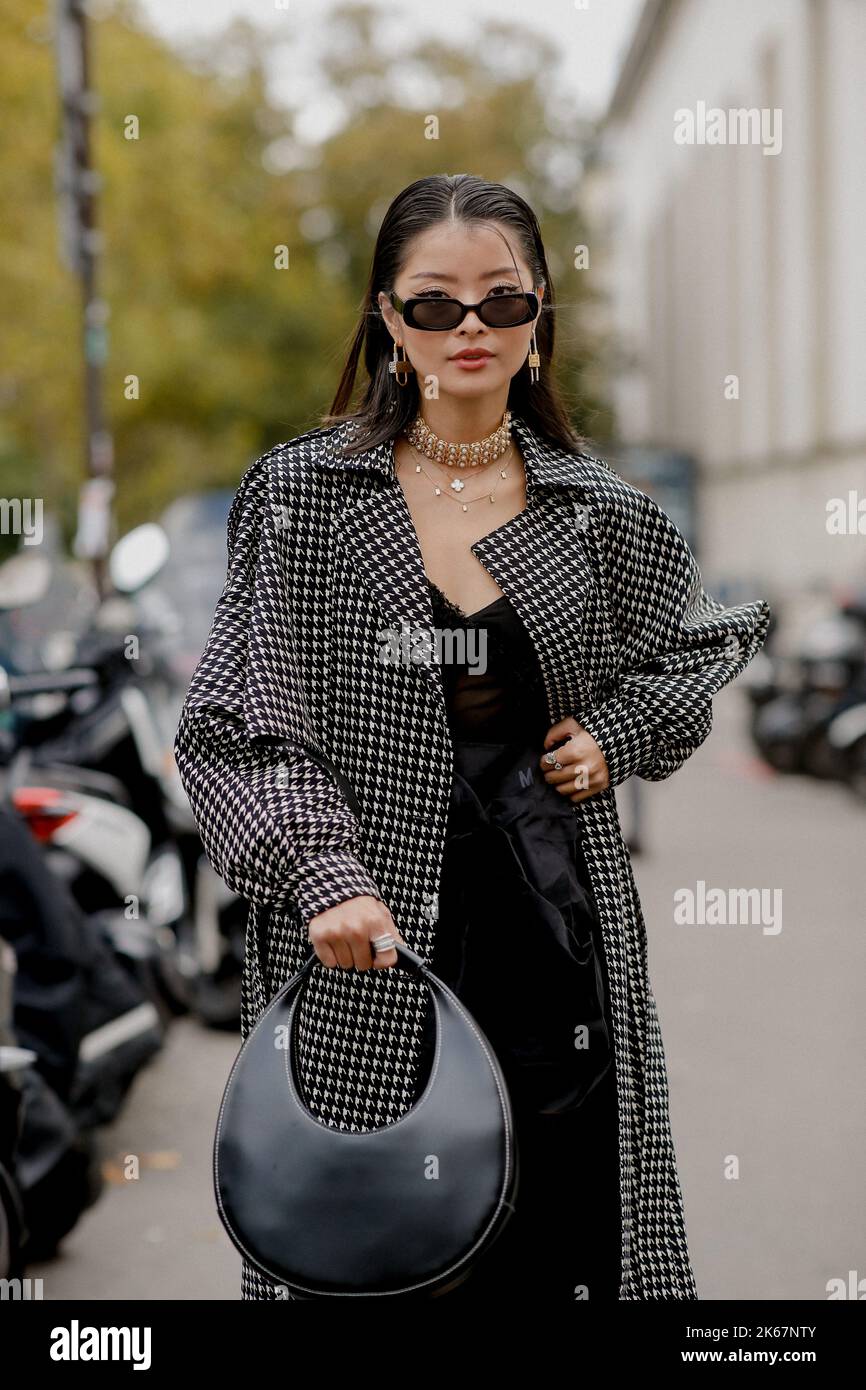 Street style, Caroline Hu arriving at EENK Spring Summer 2023 show ...