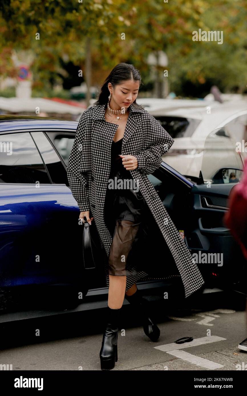 Street style, Caroline Hu arriving at EENK Spring Summer 2023 show ...