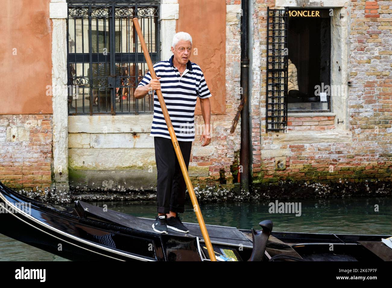 Historical gondolier hi-res stock photography and images - Alamy