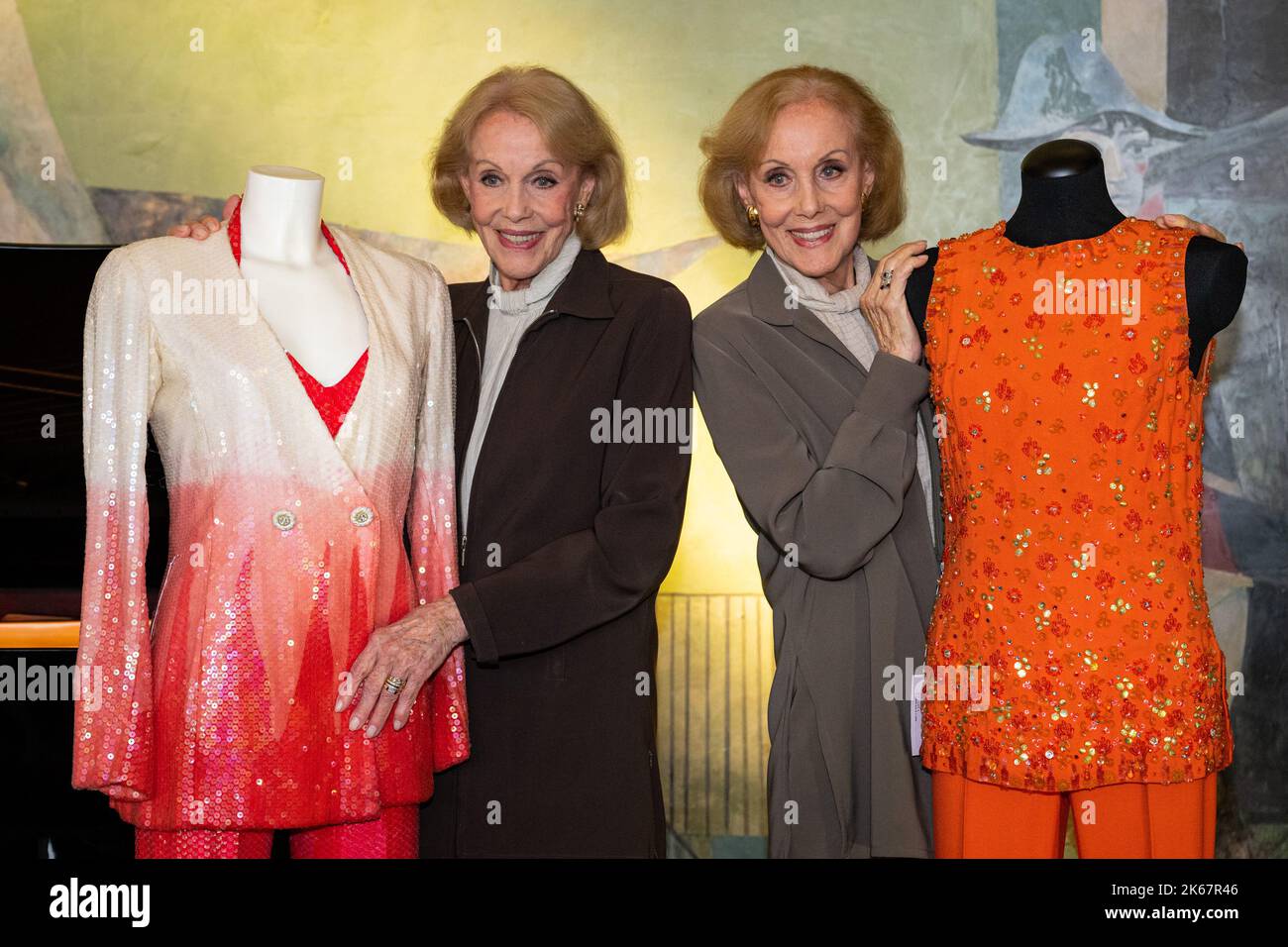 Munich, Germany. 12th Oct, 2022. The Kessler twins, Alice (r.) and ...
