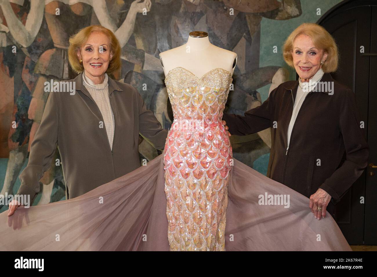Munich, Germany. 12th Oct, 2022. The Kessler twins, Alice (l.) and ...
