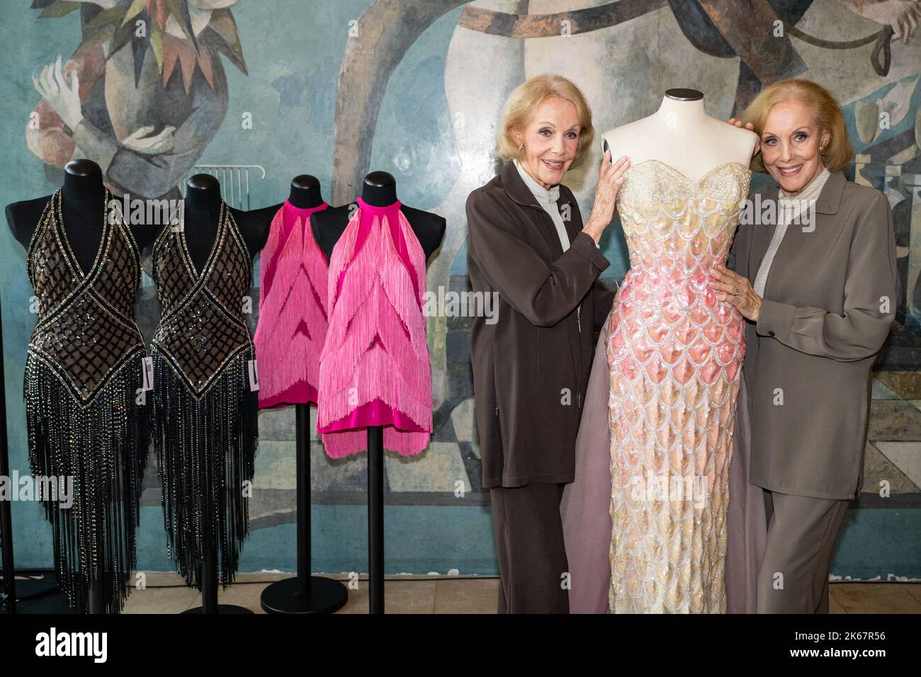 Munich, Germany. 12th Oct, 2022. The Kessler twins, Alice (r.) and ...