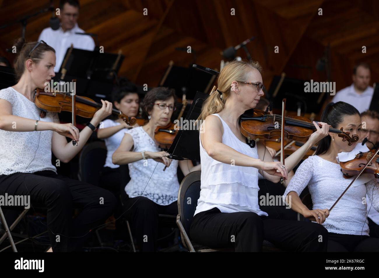 Boston Landmarks Orchestra summer outdoor concert at the Hatch Shell on ...