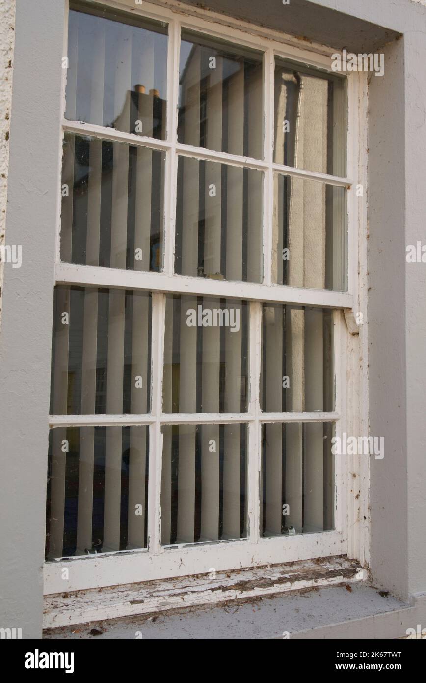 Traditional wooden sash and case windows, Dunkeld Stock Photo - Alamy
