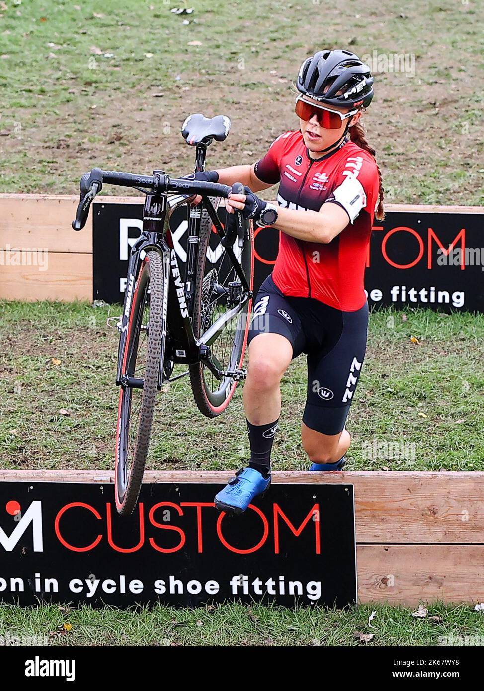 09.10.2022 Derby, England. Cyclocross. Anna Kay (777) on her way to ...