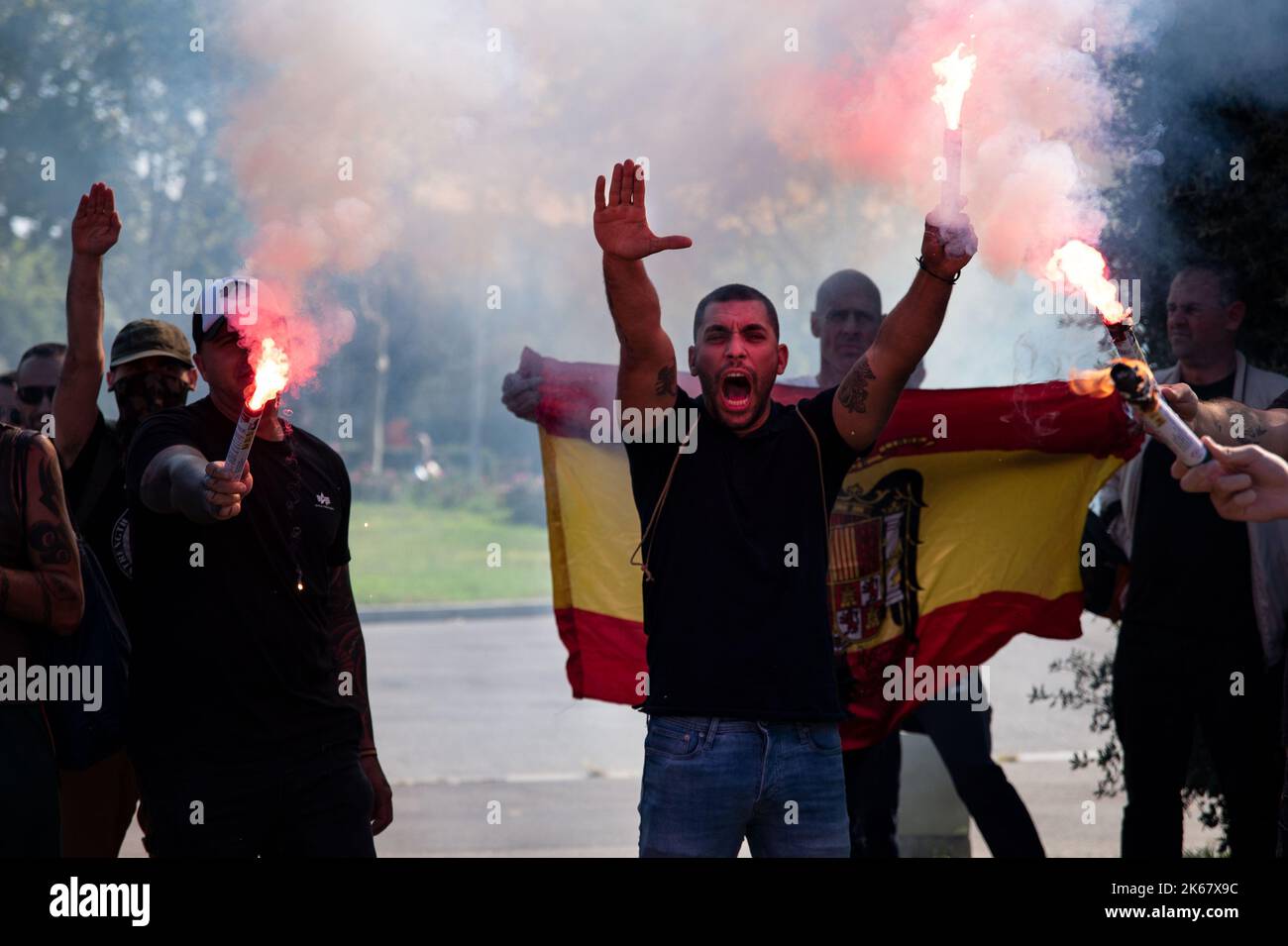 Barcelona, Spain. 12th Oct, 2022. The Ultra-nationalist Spaniards give ...