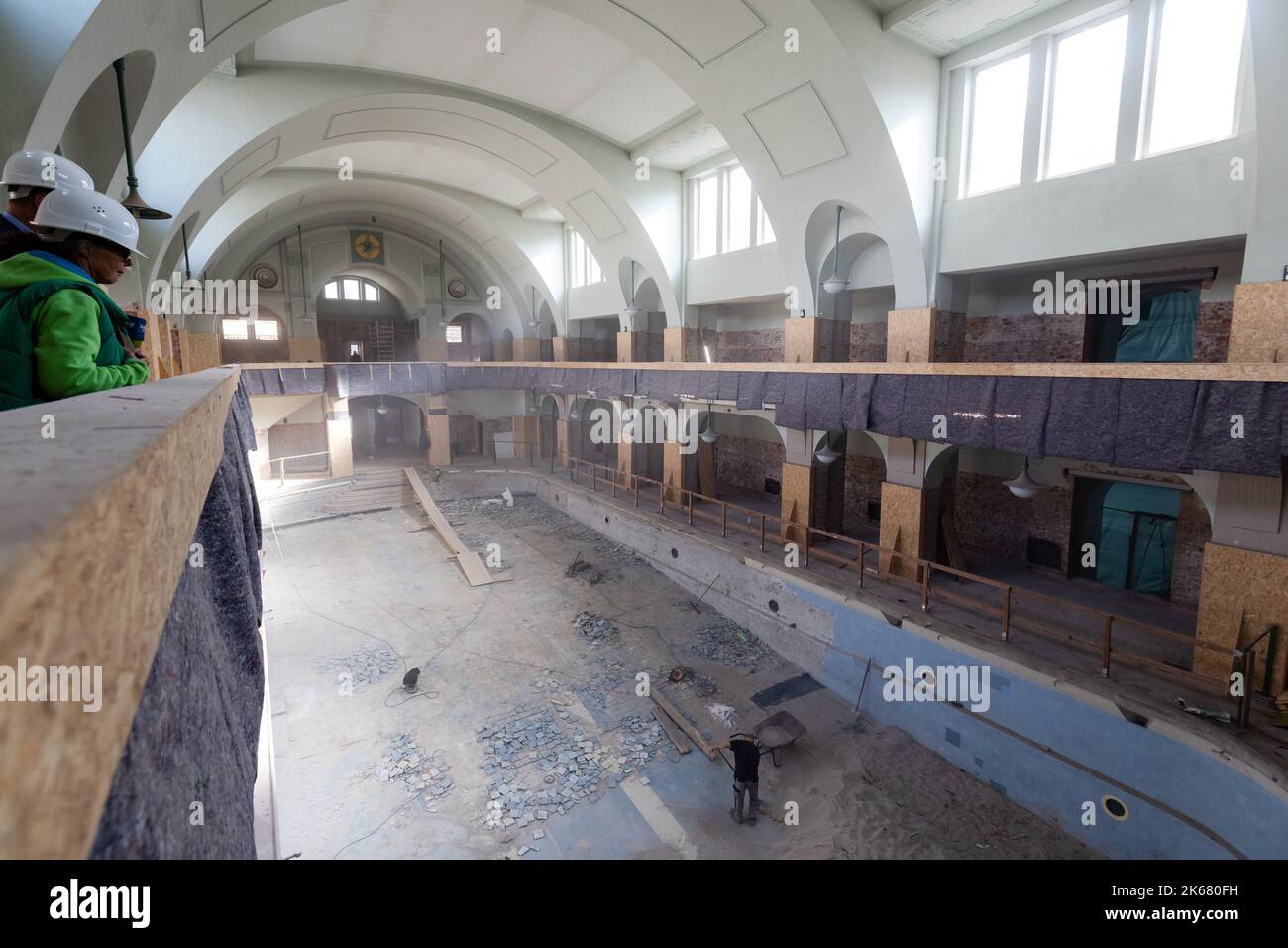 12 October 2022, Bavaria, Nuremberg: Demolition work is taking place ...