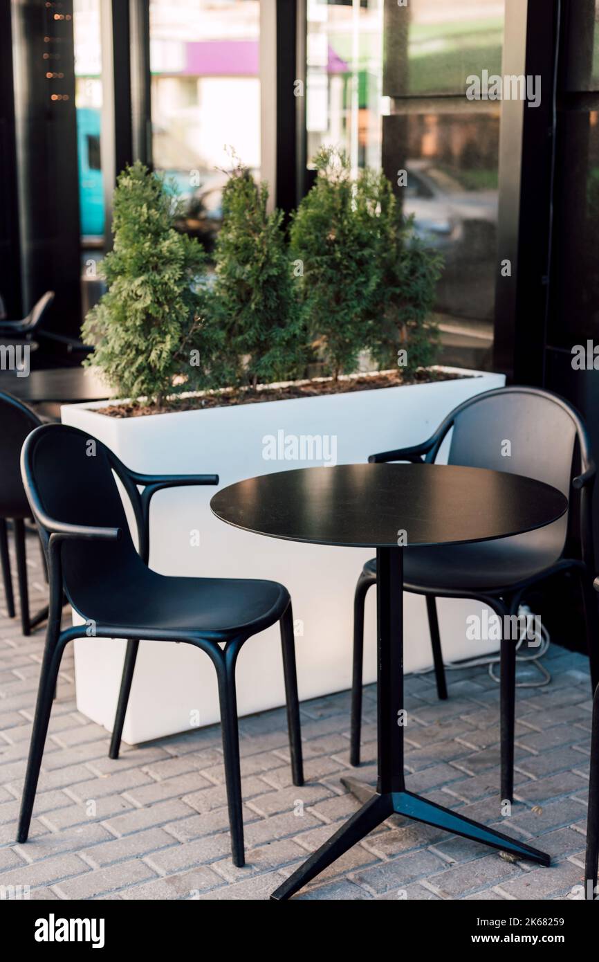 Seat lunch table hi-res stock photography and images - Alamy