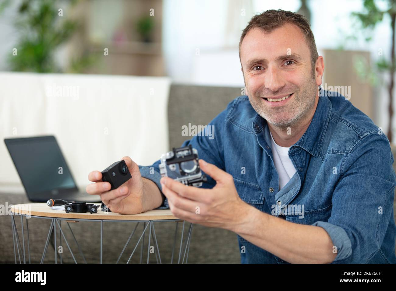 Broken film equipment hi-res stock photography and images - Alamy