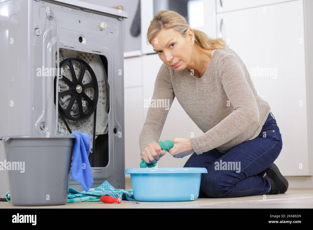 Shrunken washing machine hi-res stock photography and images - Alamy