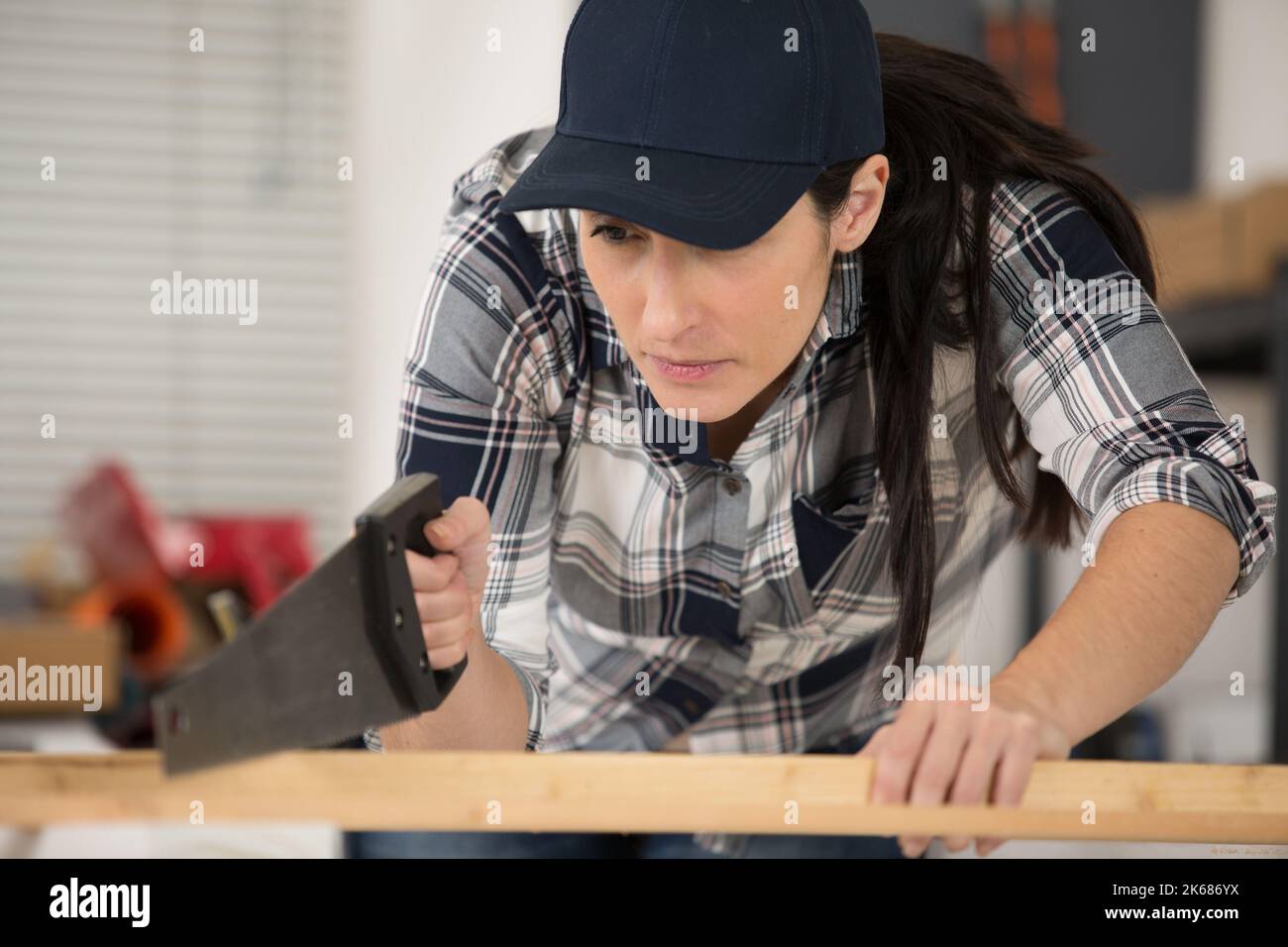 Handsaw house hi-res stock photography and images - Alamy