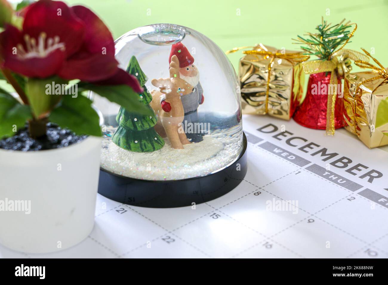December calendar hi-res stock photography and images - Alamy