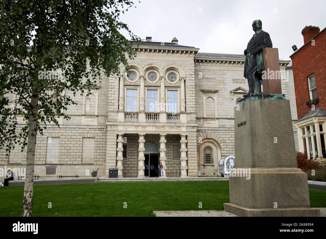 Statue of dargan hi-res stock photography and images - Alamy