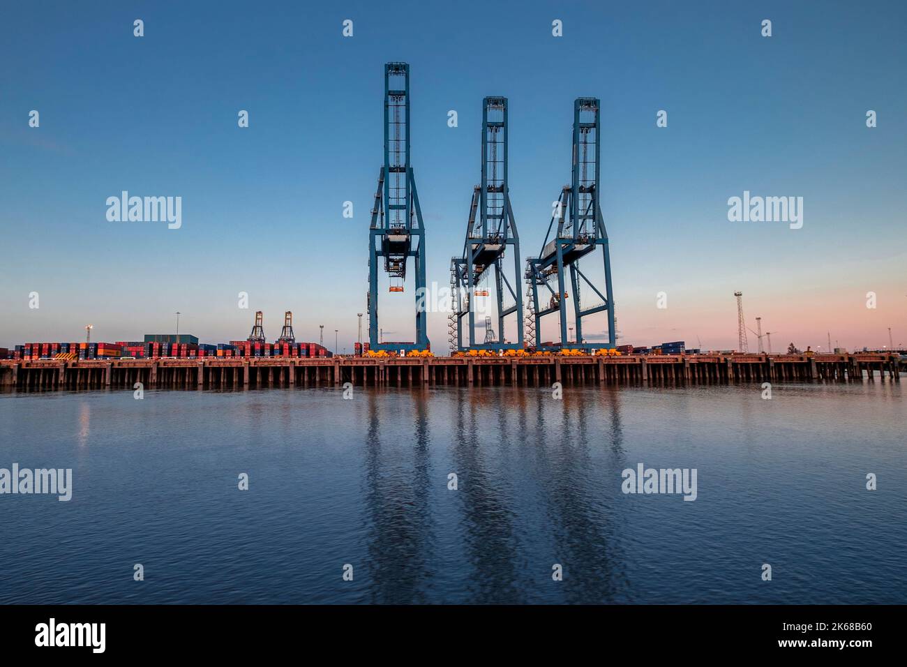 Tilbury port hi-res stock photography and images - Alamy