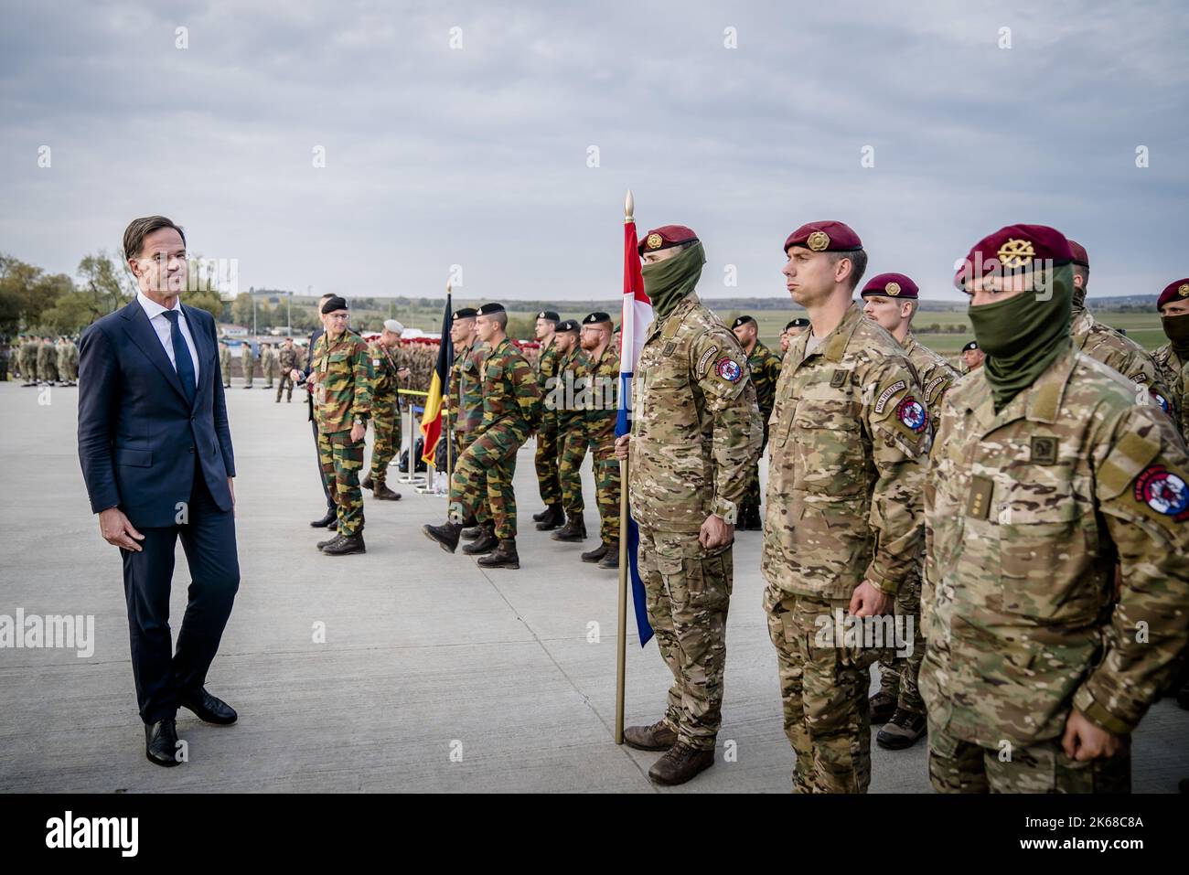 2022-10-12 16:35:26 CINCU - Prime Minister Mark Rutte, President Klaus ...