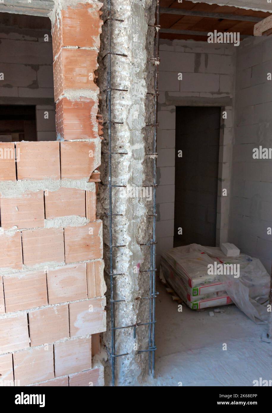 Old reinforced concrete structure with damaged and rusty metallic ...