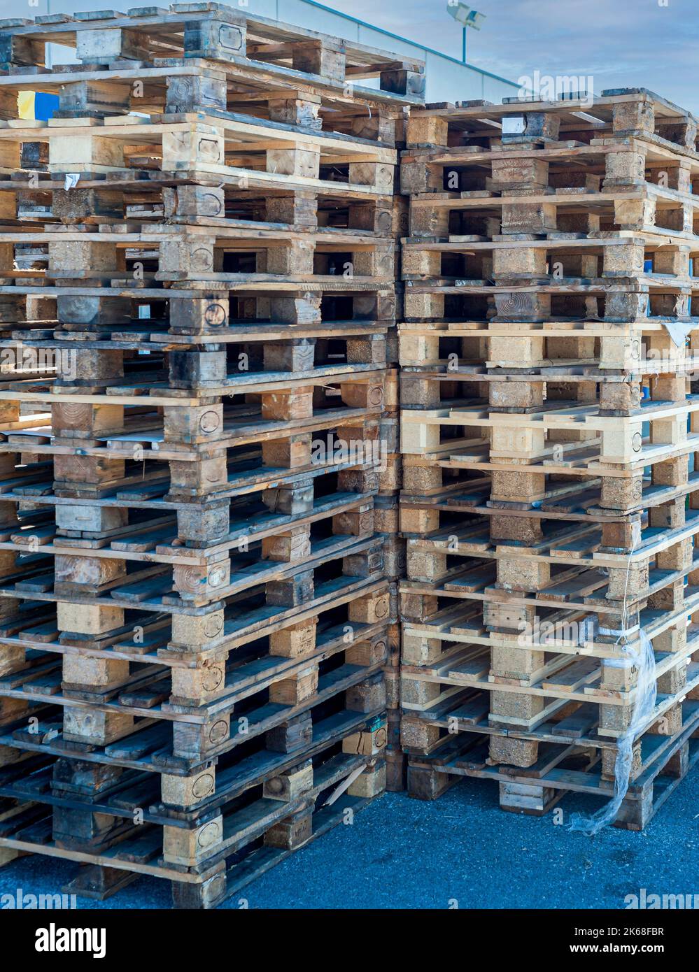 Cargo pallets hi-res stock photography and images - Alamy