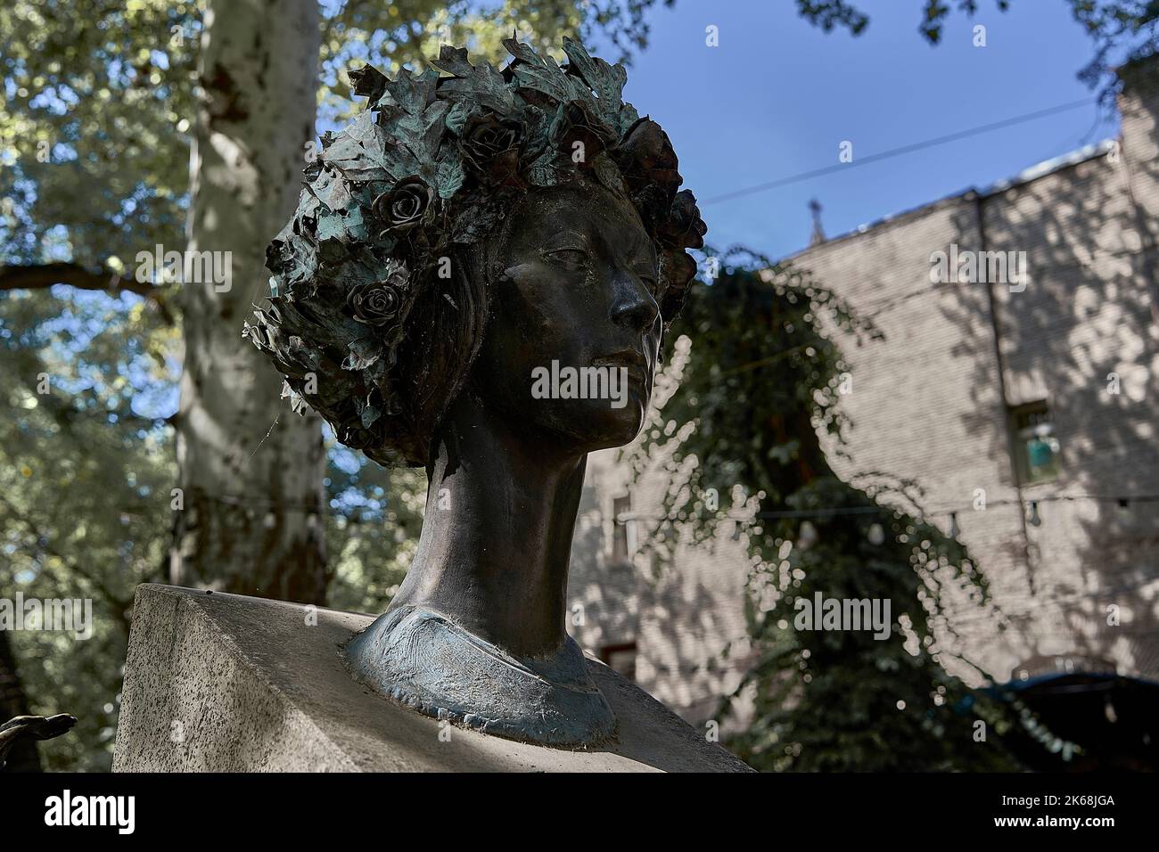 Büste der Schauspielerin Sofiko Chiaureli, mittelalterliches Stadtzentrum Kala, Altstadt, Tilis ...