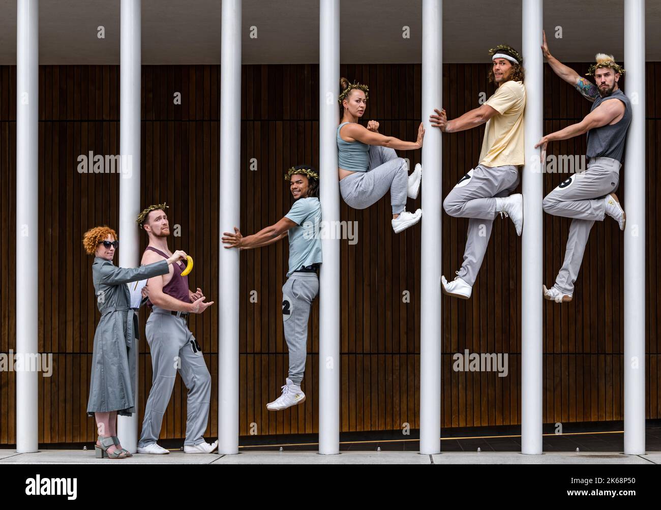 Acrobatic troupe hi-res stock photography and images - Alamy