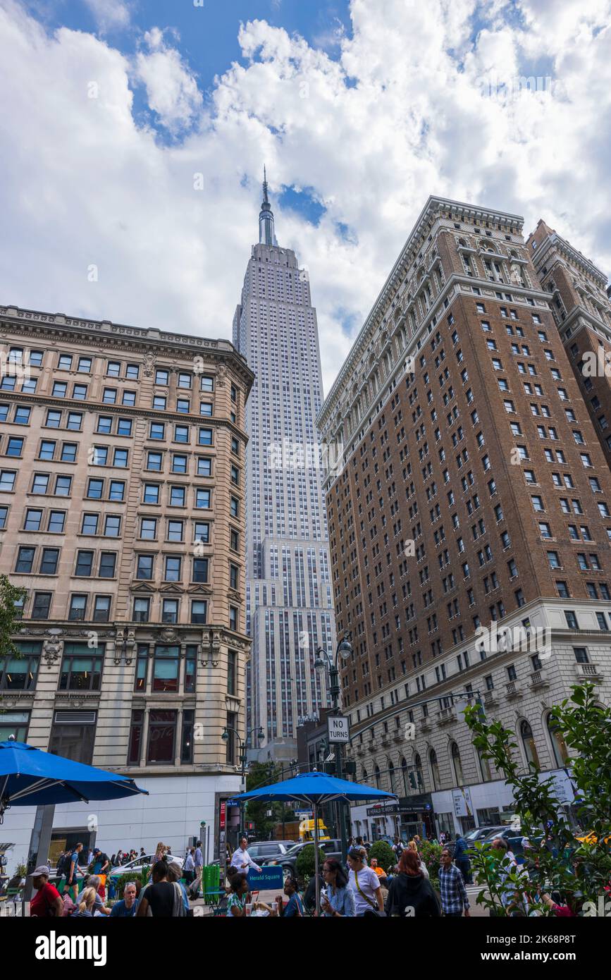 Beautiful view of 34th street in Manhattan in New York overlooking ...