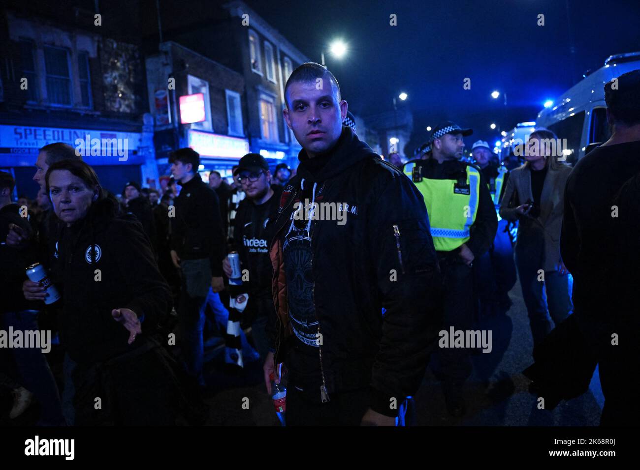 Tottenham hotspur fans outside tottenham hotspur stadium hi-res stock ...