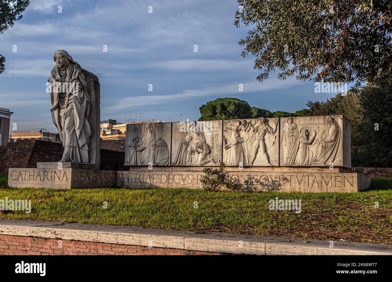 Siena italy statue sculpture hi-res stock photography and images - Alamy