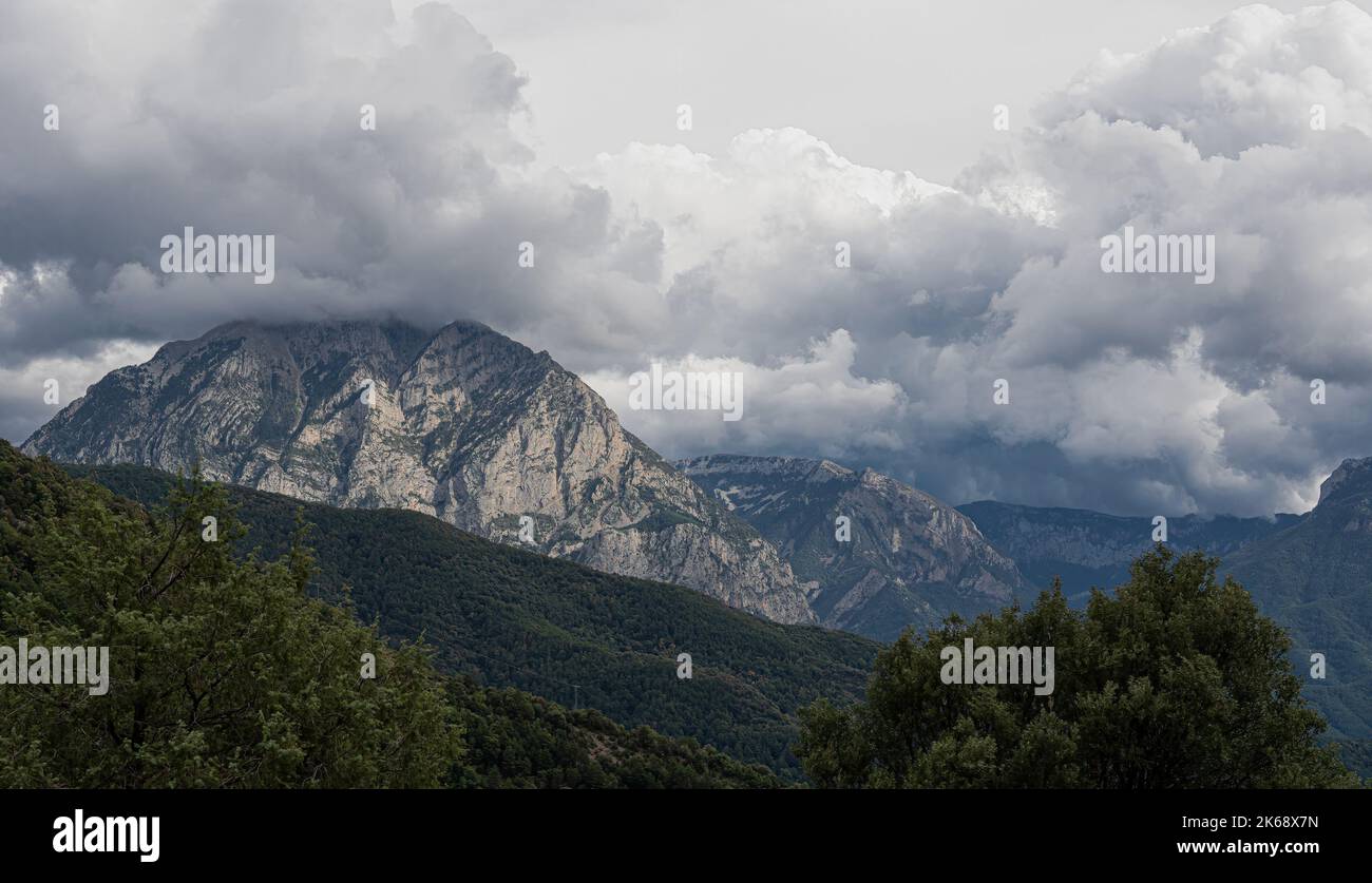 magnificent view of Spanish Pyrenees mountains with vertical limestone ...